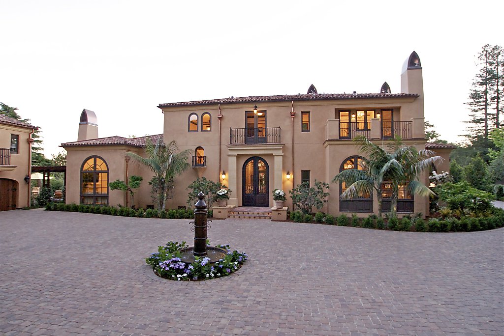 Mansion epitomizes Spanish Colonial style