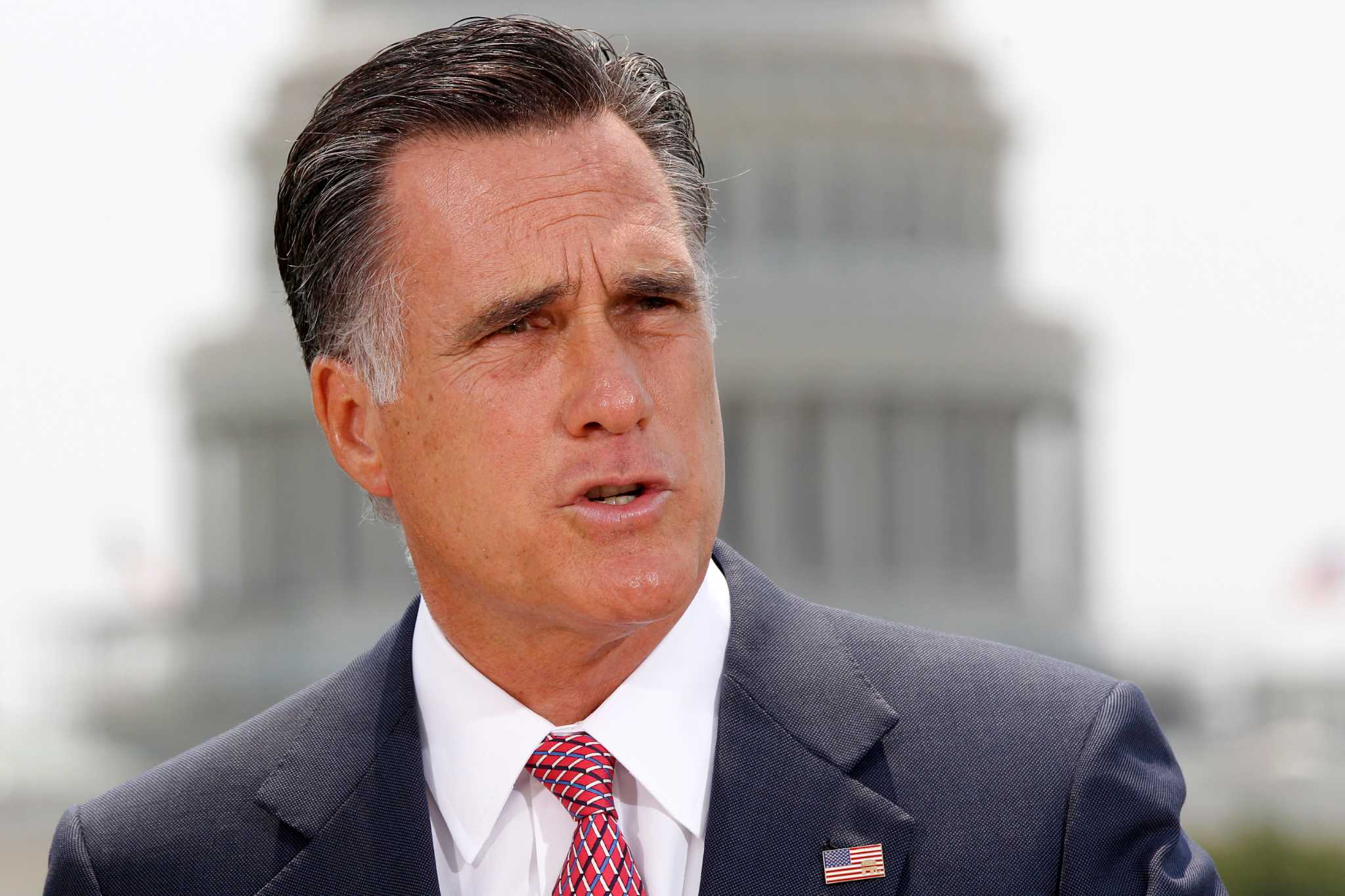 Romney winning money race