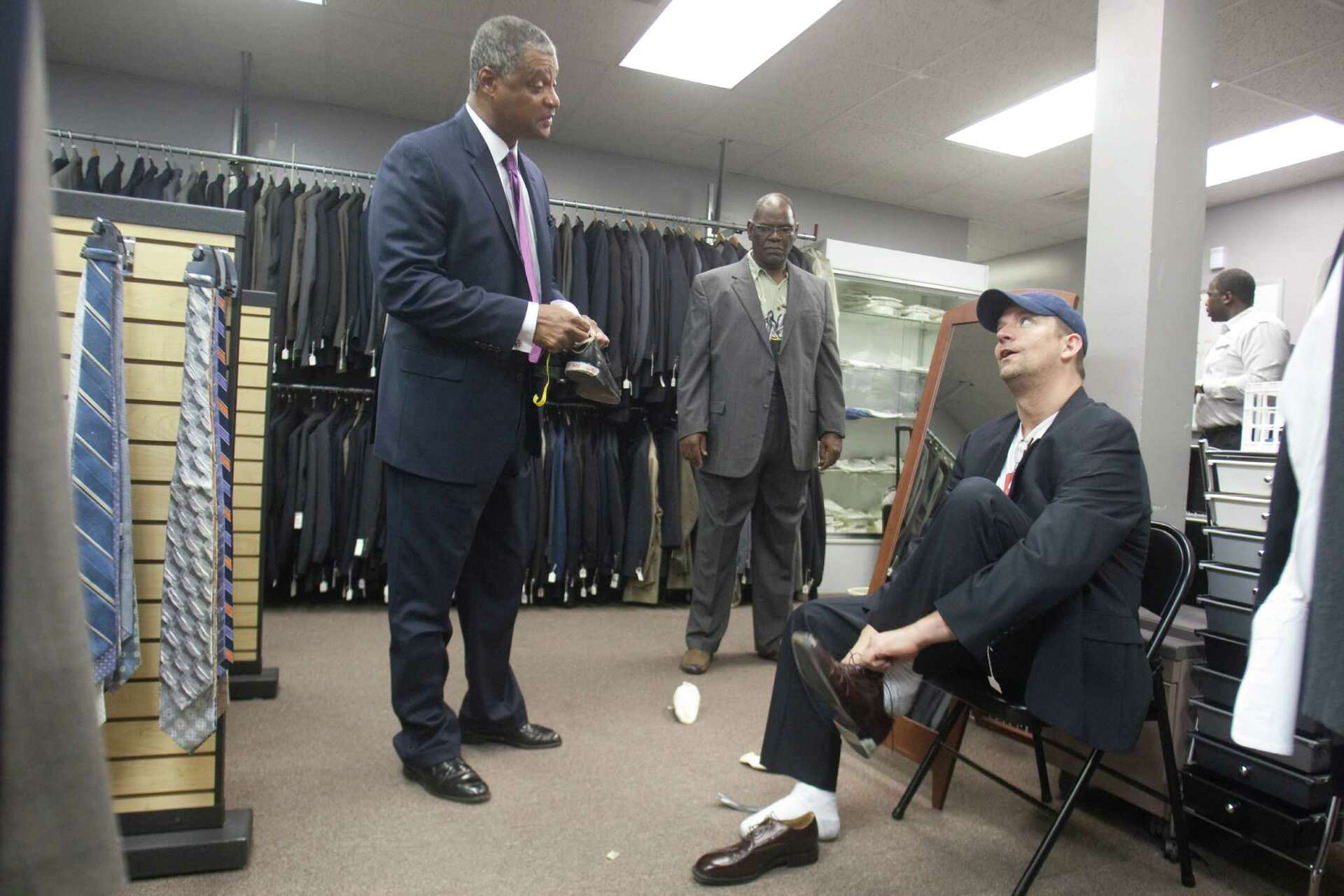 Free suits help men look sharp for job interviews