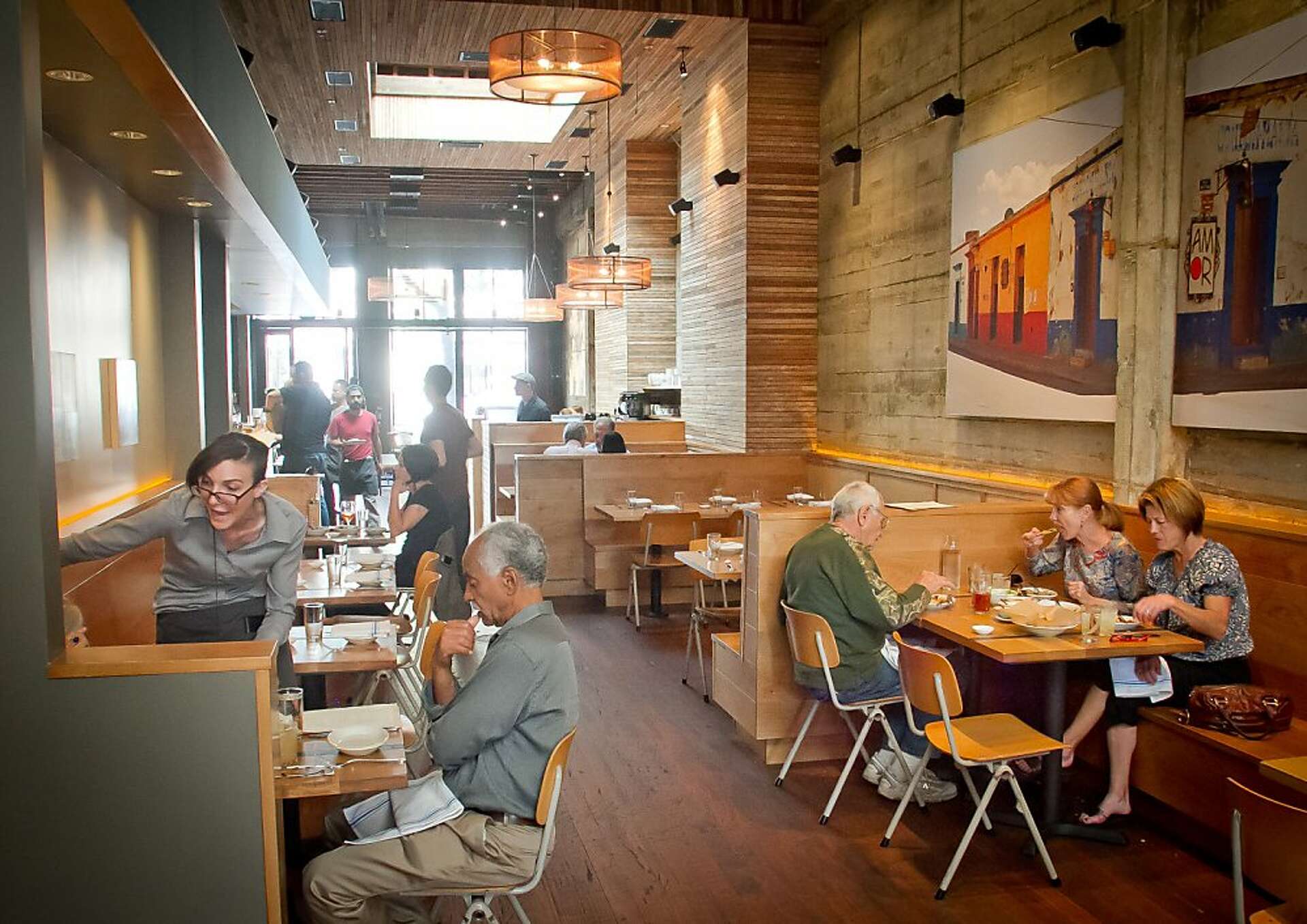 Comal review: Linking Mexico, California