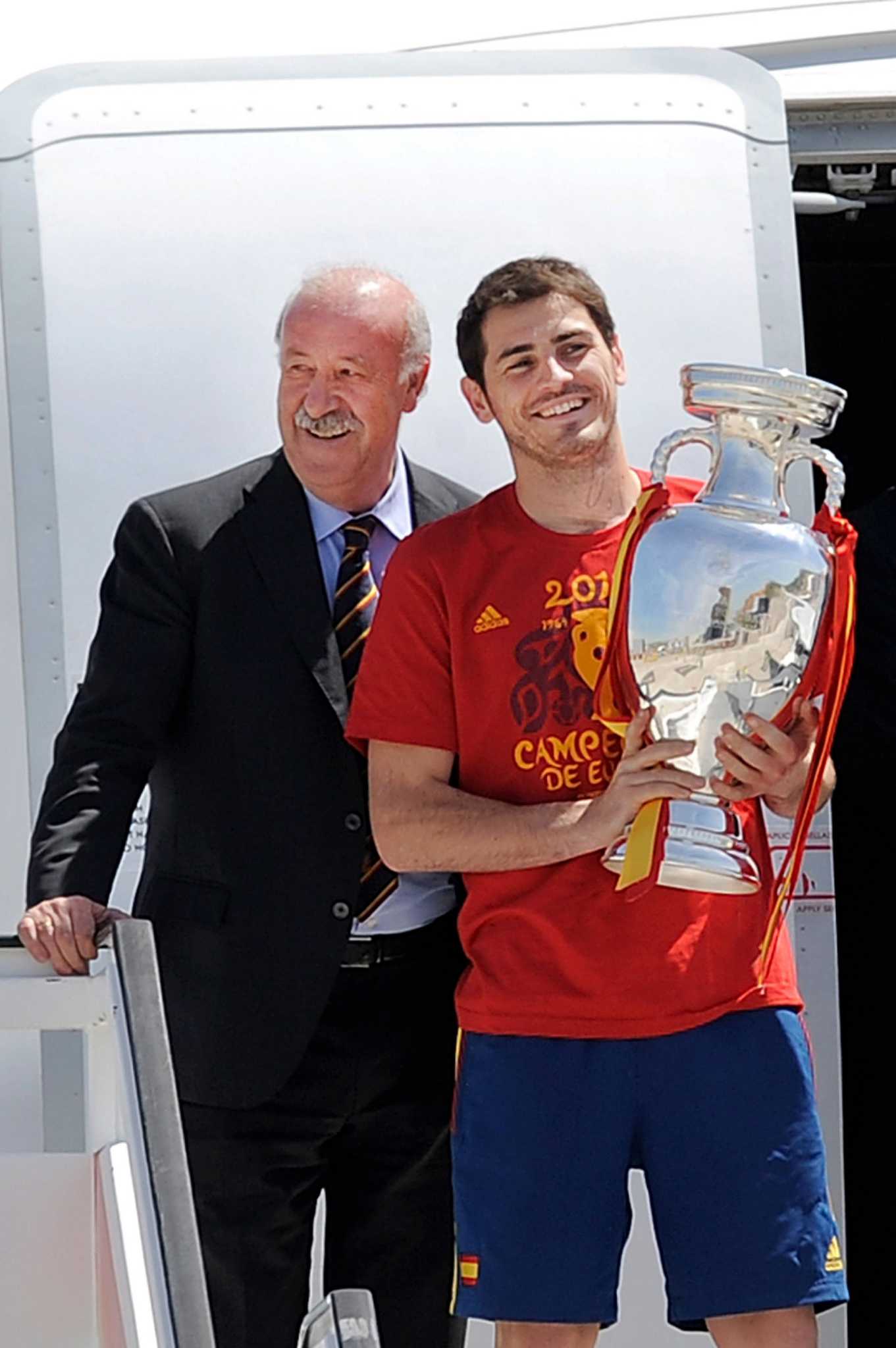 Spain soccer captain Casillas to visit Houston Friday