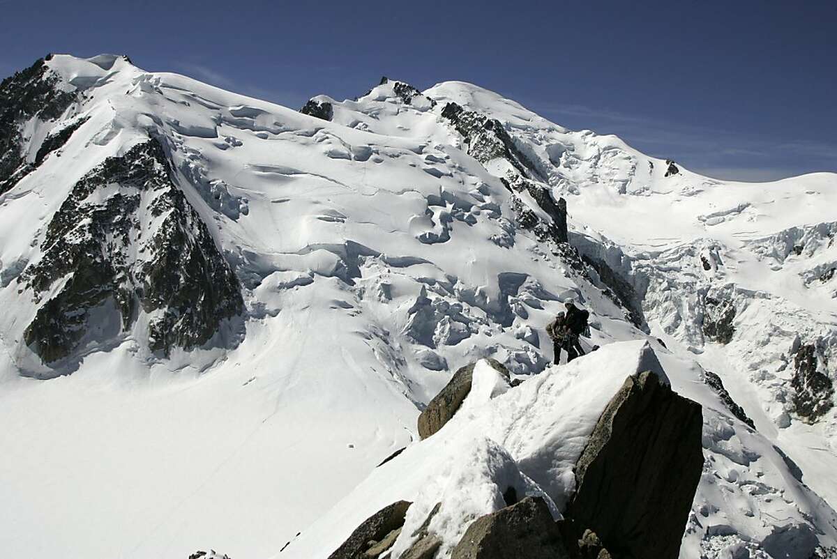 Avalanche on France's Mont Blanc kills 9