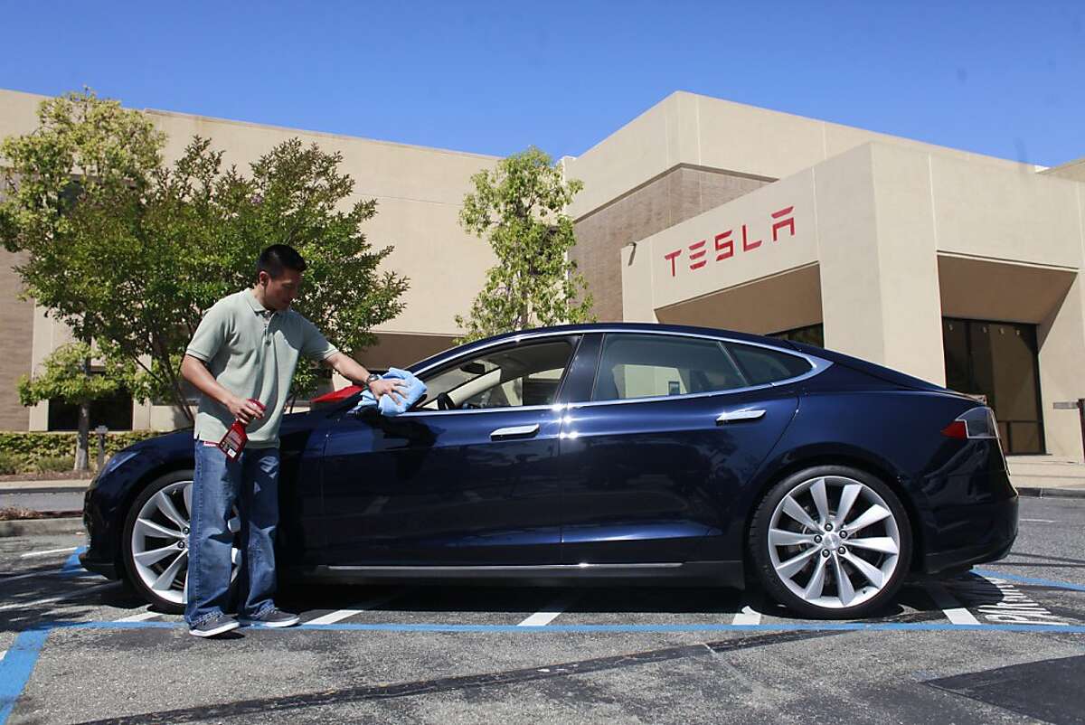 Republicans who once reviled Tesla, now praise it