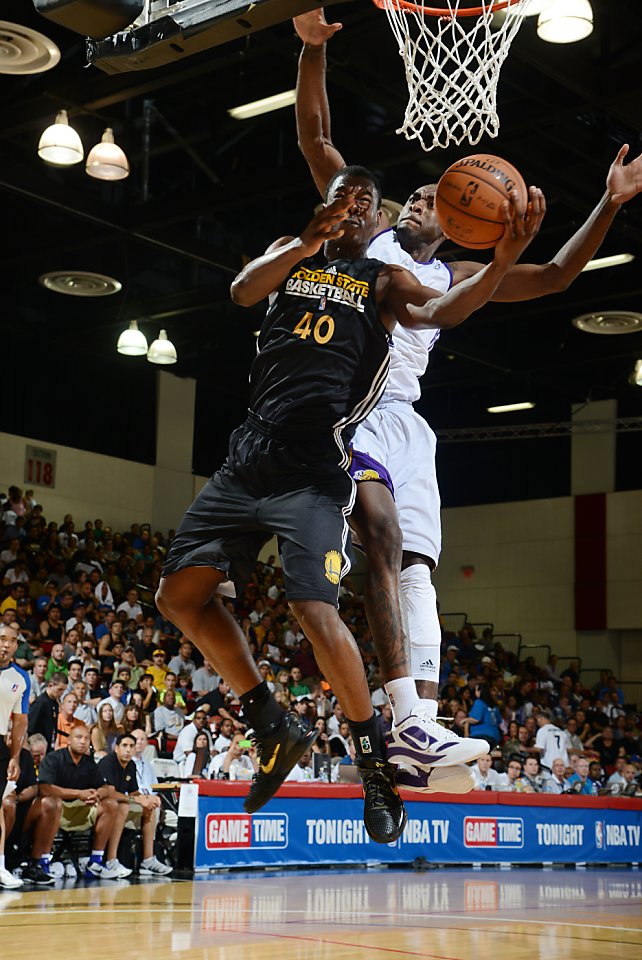 Barnes scores 23 in Warriors debut