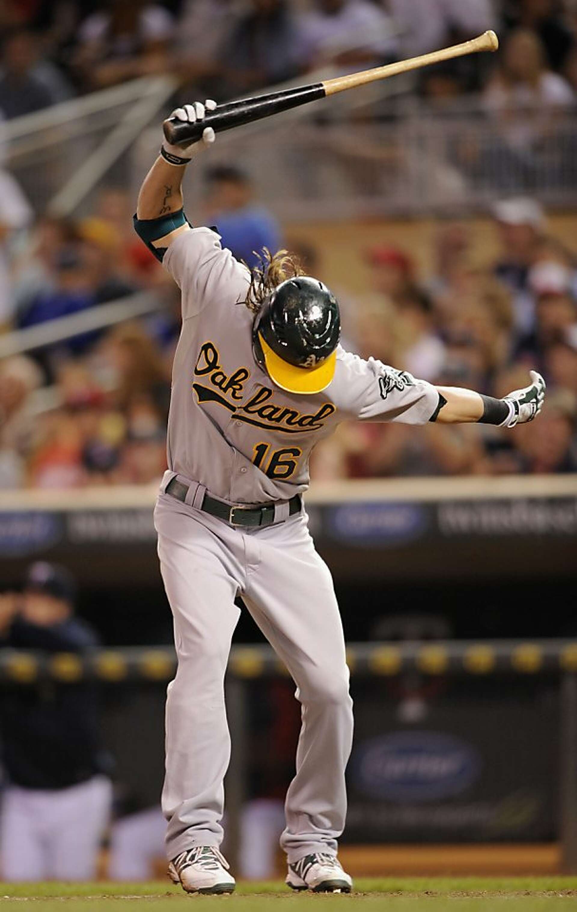Jonny Gomes' slam helps A's win