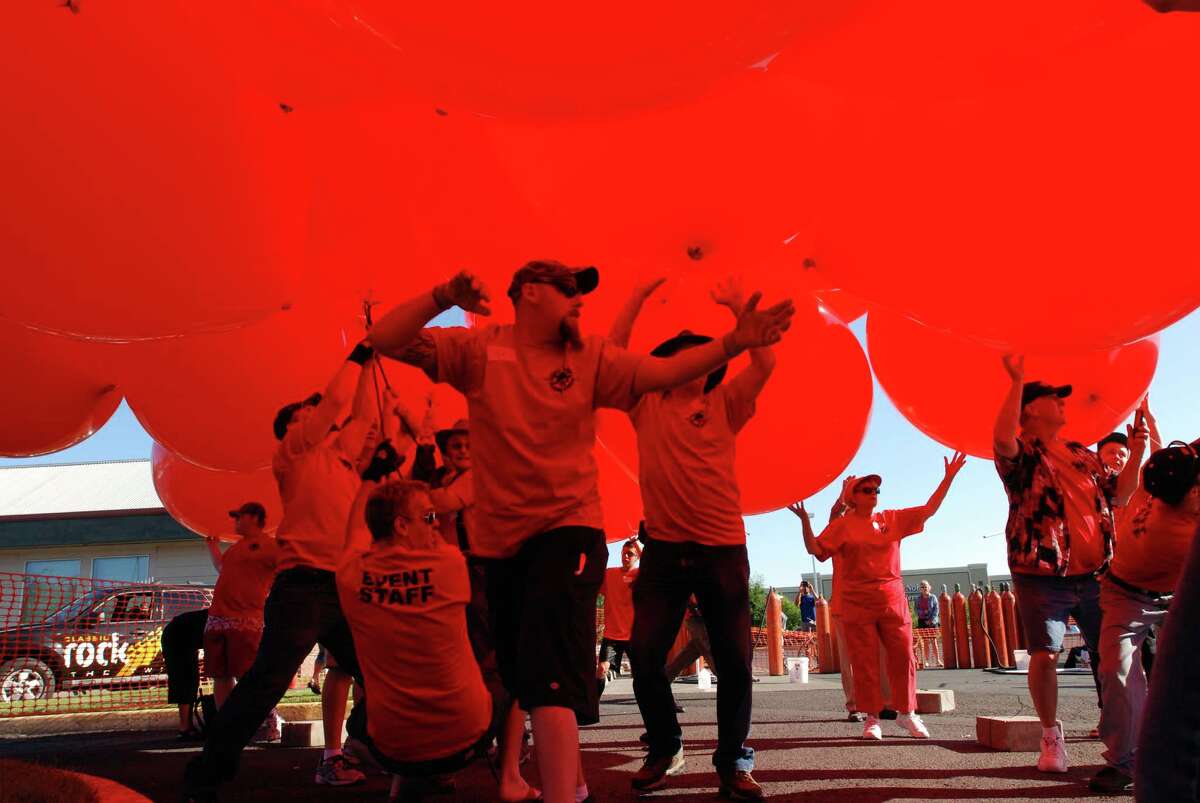 Weather stops tandem lawn chair balloon flight