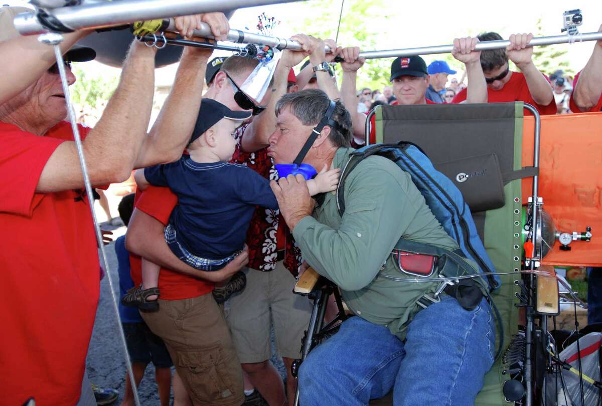 Weather stops tandem lawn chair balloon flight