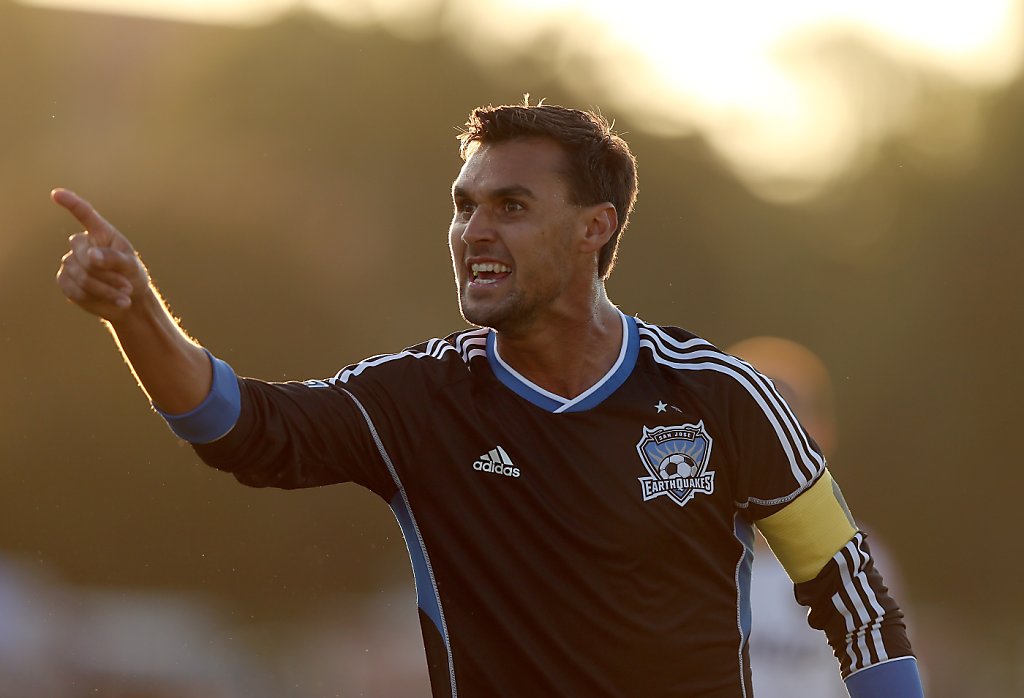 Quakes' Wondo has chin-wag with Ultras
