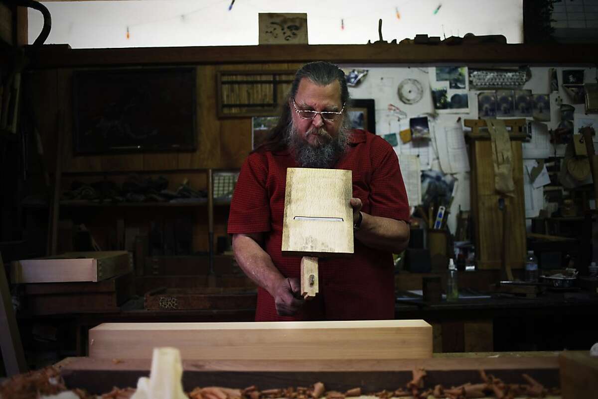 Japanese methods inspire U.S. woodworker