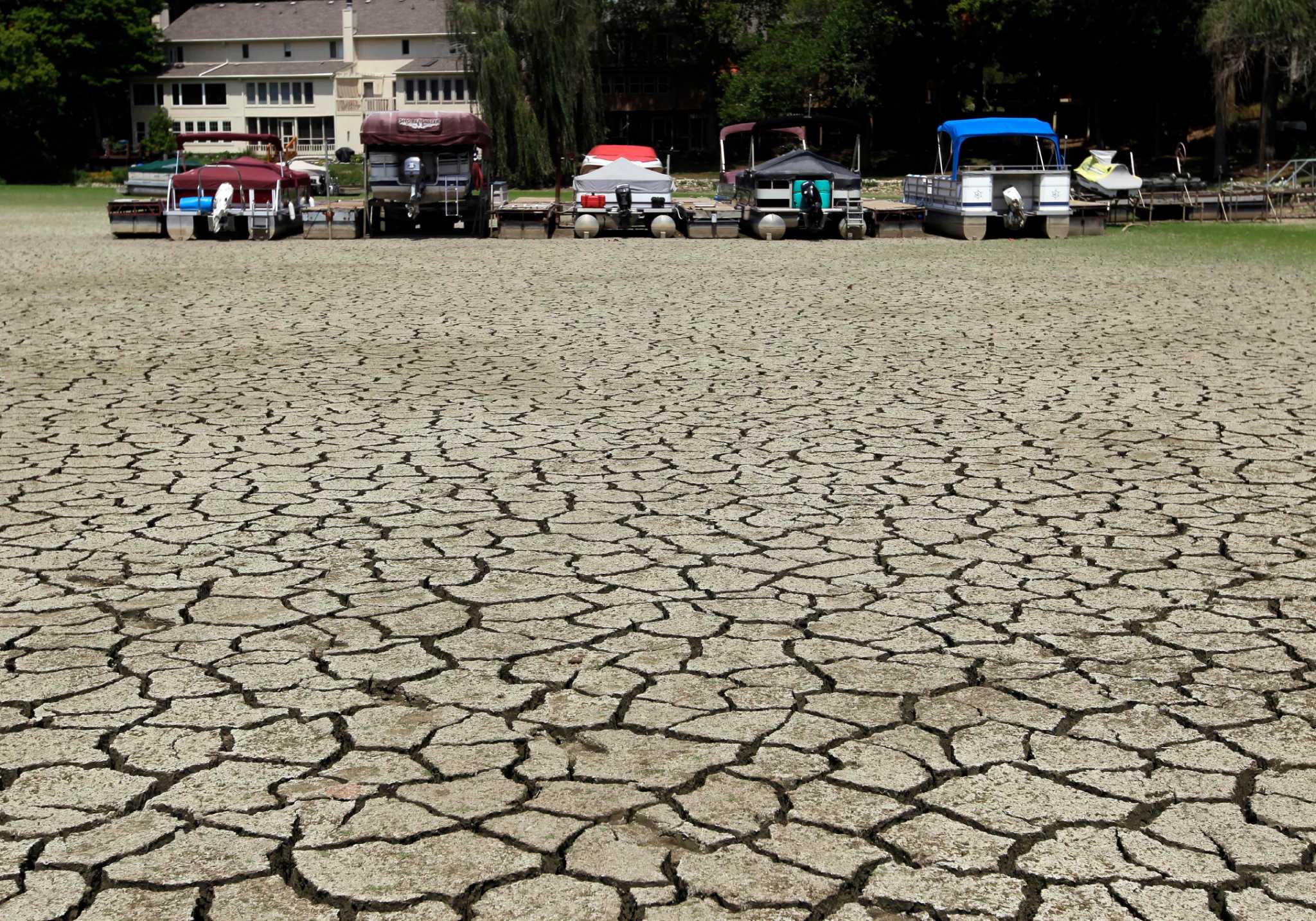 As drought grows, U.S. feels the heat