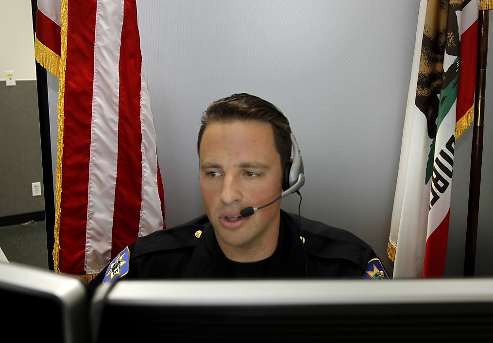Redwood City police use video-text chat
