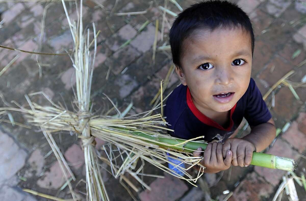 Nepal festival celebrates defeat of demon Ghanta Karna