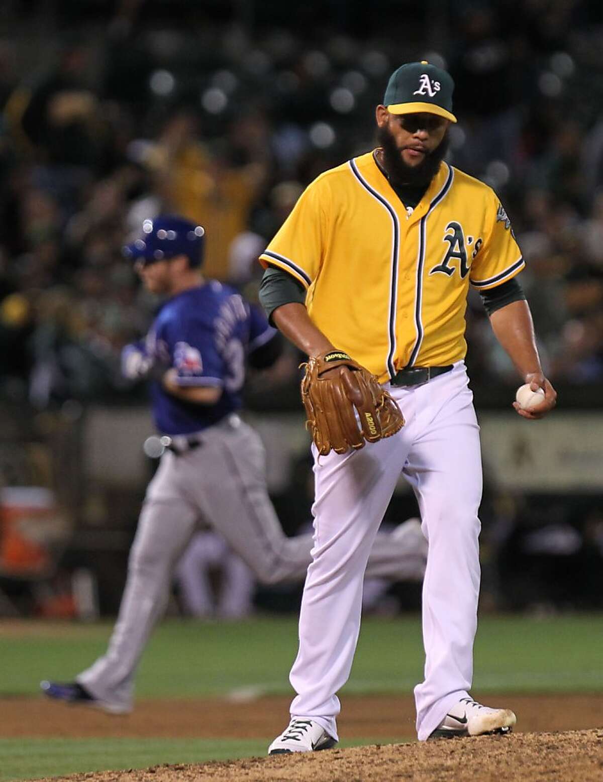 A's 4-game win streak ends against Texas