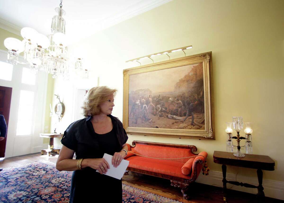 Perrys return to Governor's Mansion