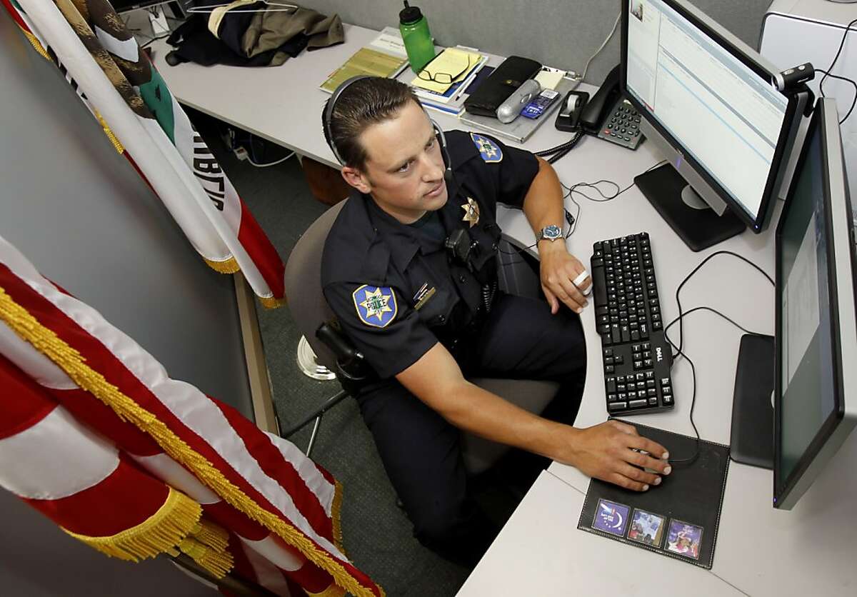 Redwood City police use video-text chat