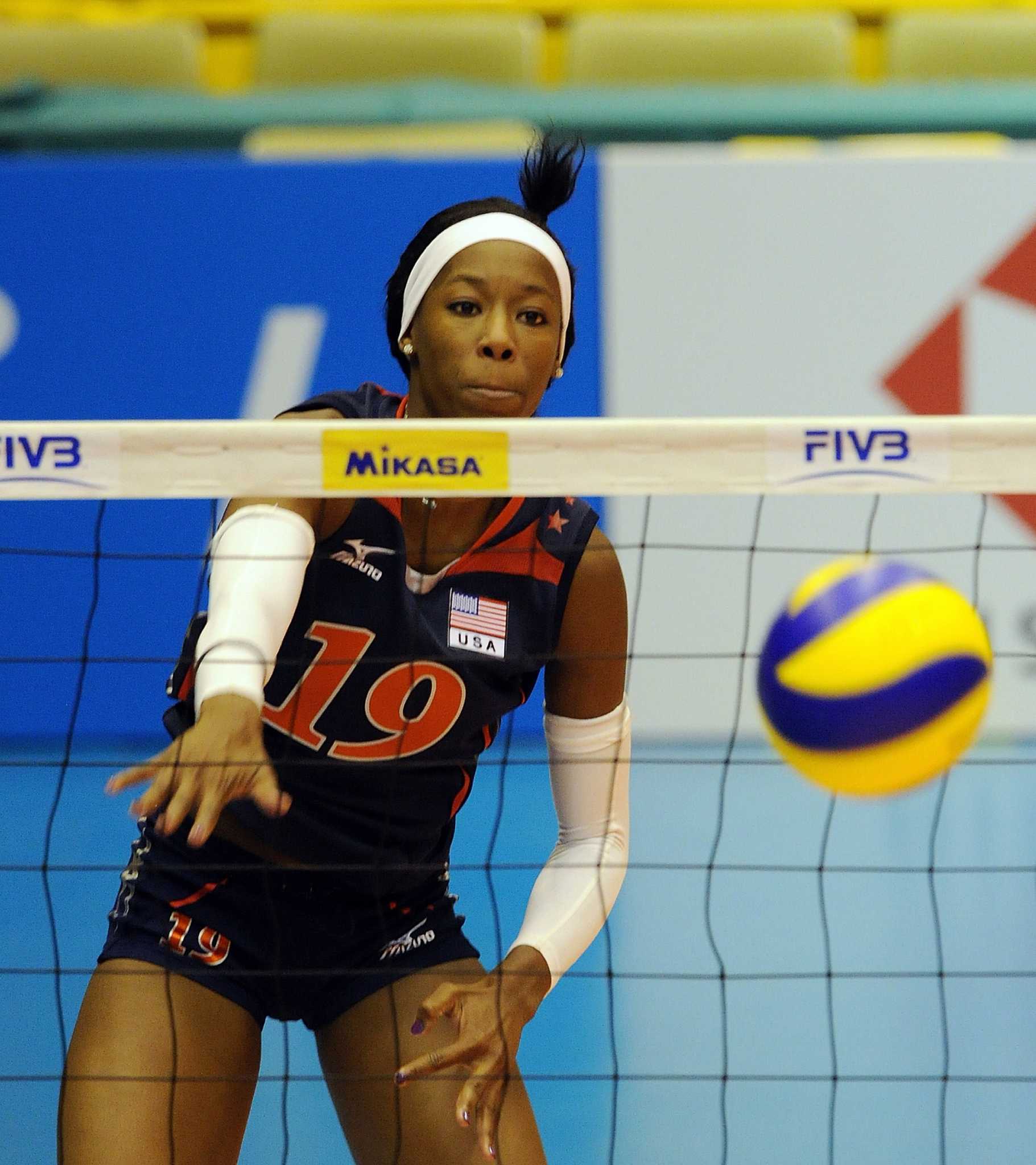 Destinee finds her destiny — on the volleyball court