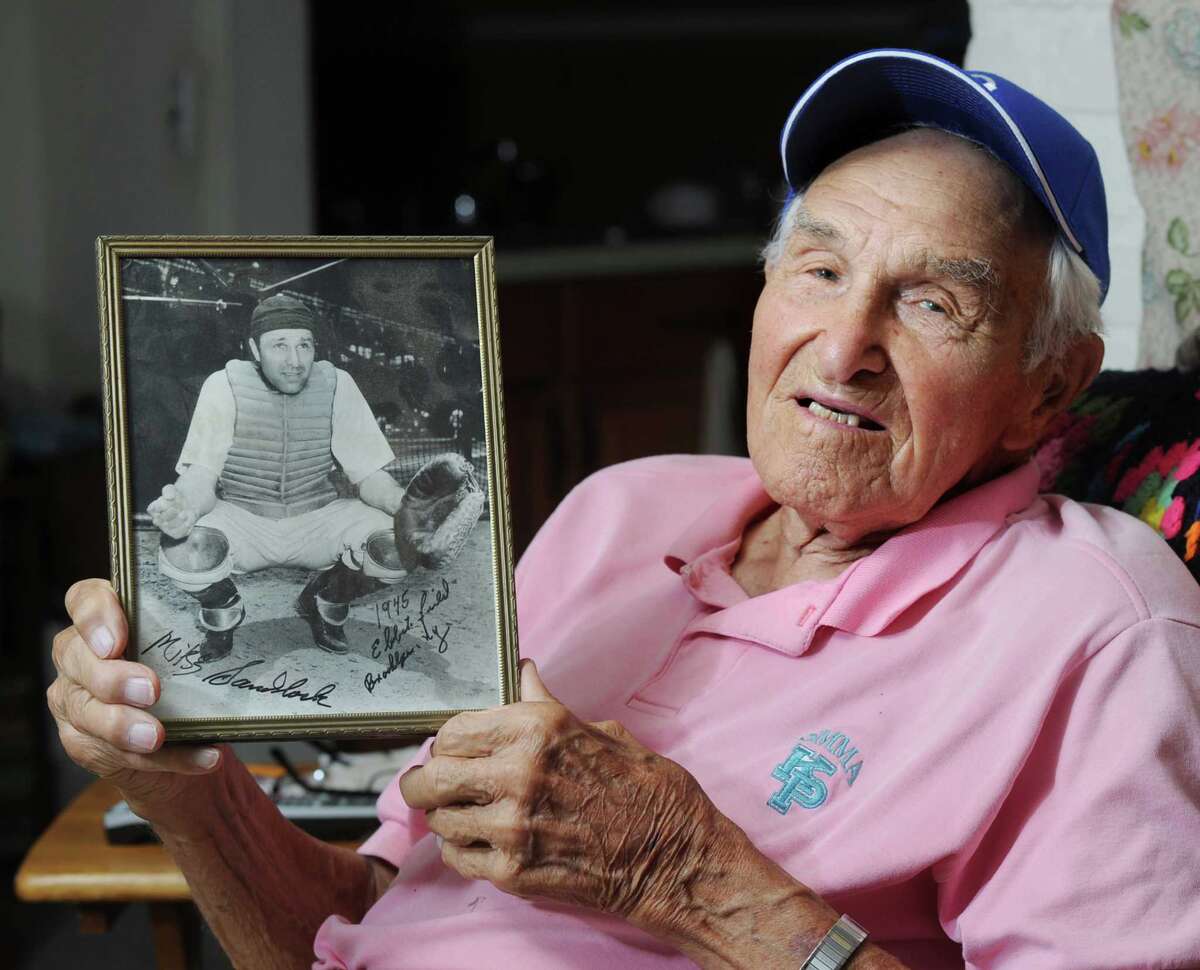 Sandlock to be honored as oldest living Dodger
