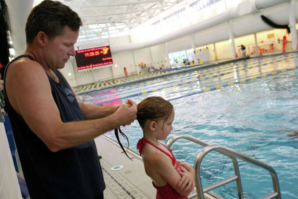 Olympian Scott Donie inspires young divers at YMCA of Greenwich