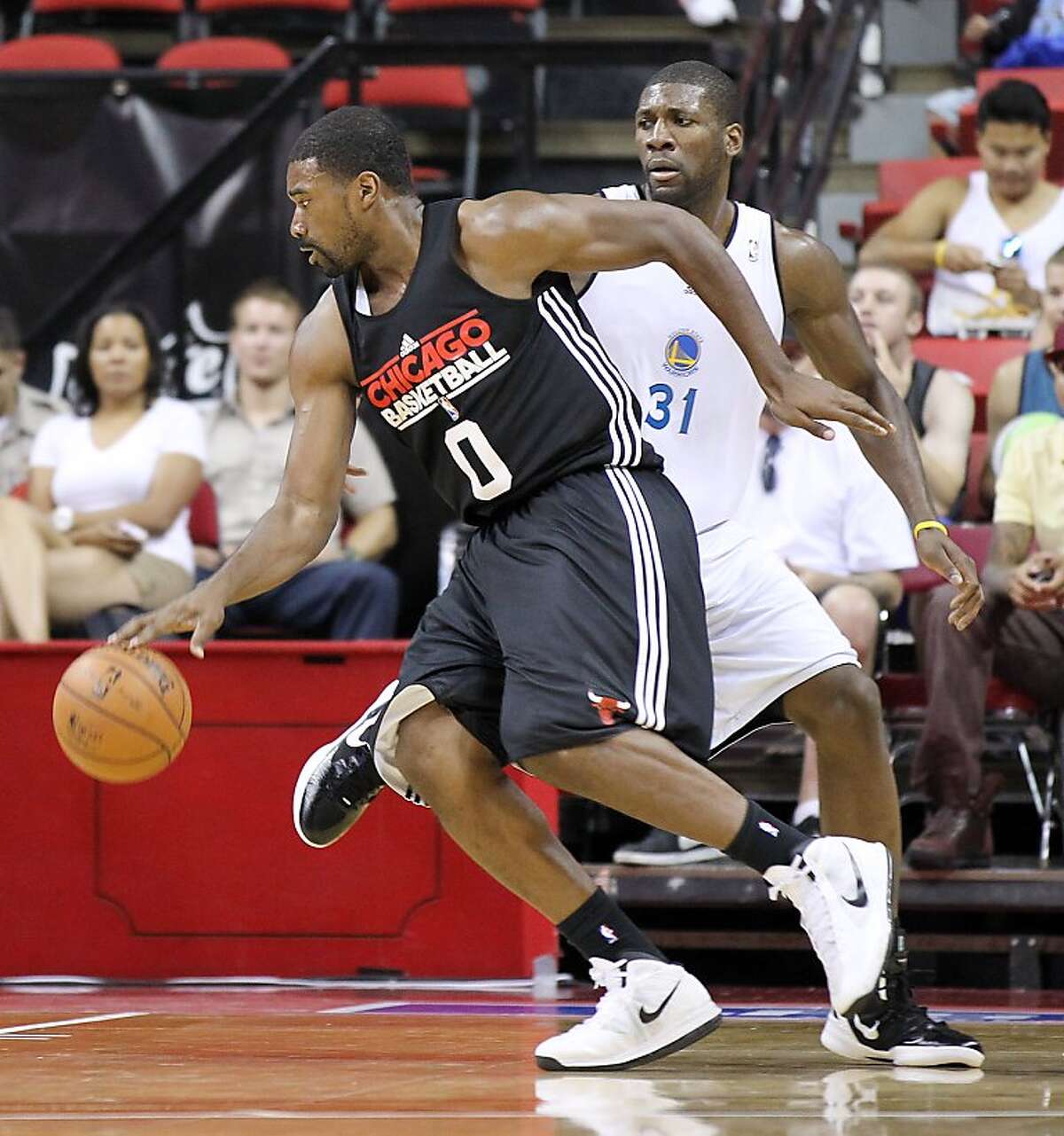 Leon Powe tries to prove knee is healthy