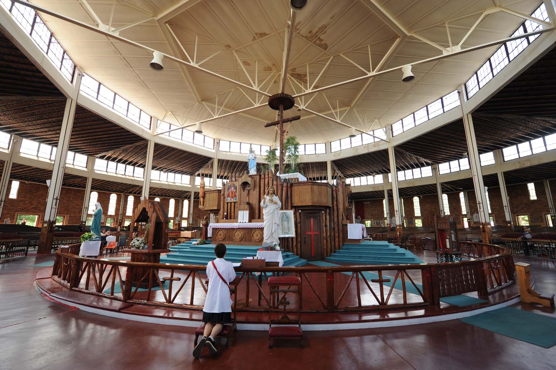 Photos: Solemn tribute at shrine