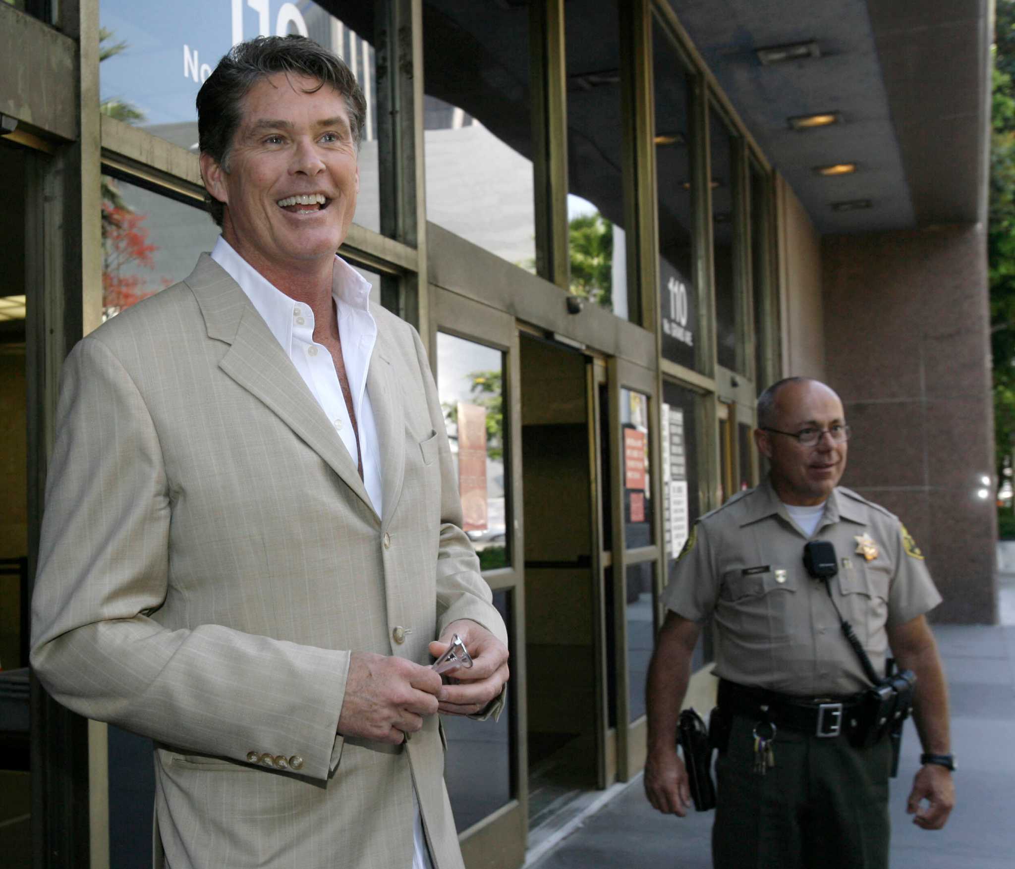 Potpourri: Hasselhoff cutout a hit with thieves