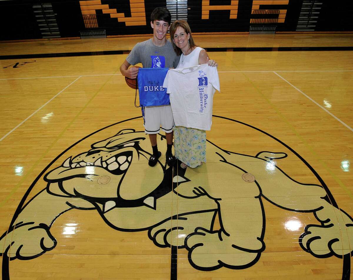 Duke basketball coach's kindness touches Nederland family