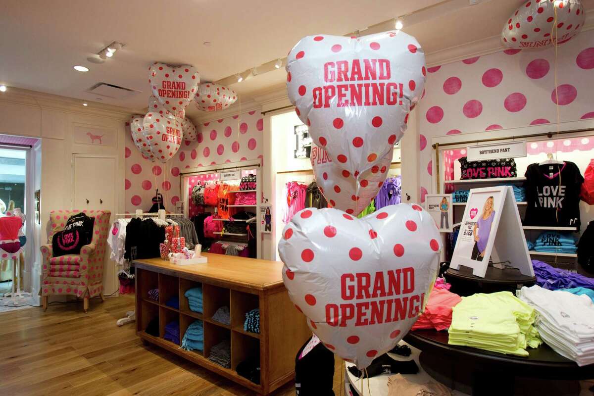 Victoria's Secret model helps unveil Texas' first PINK store