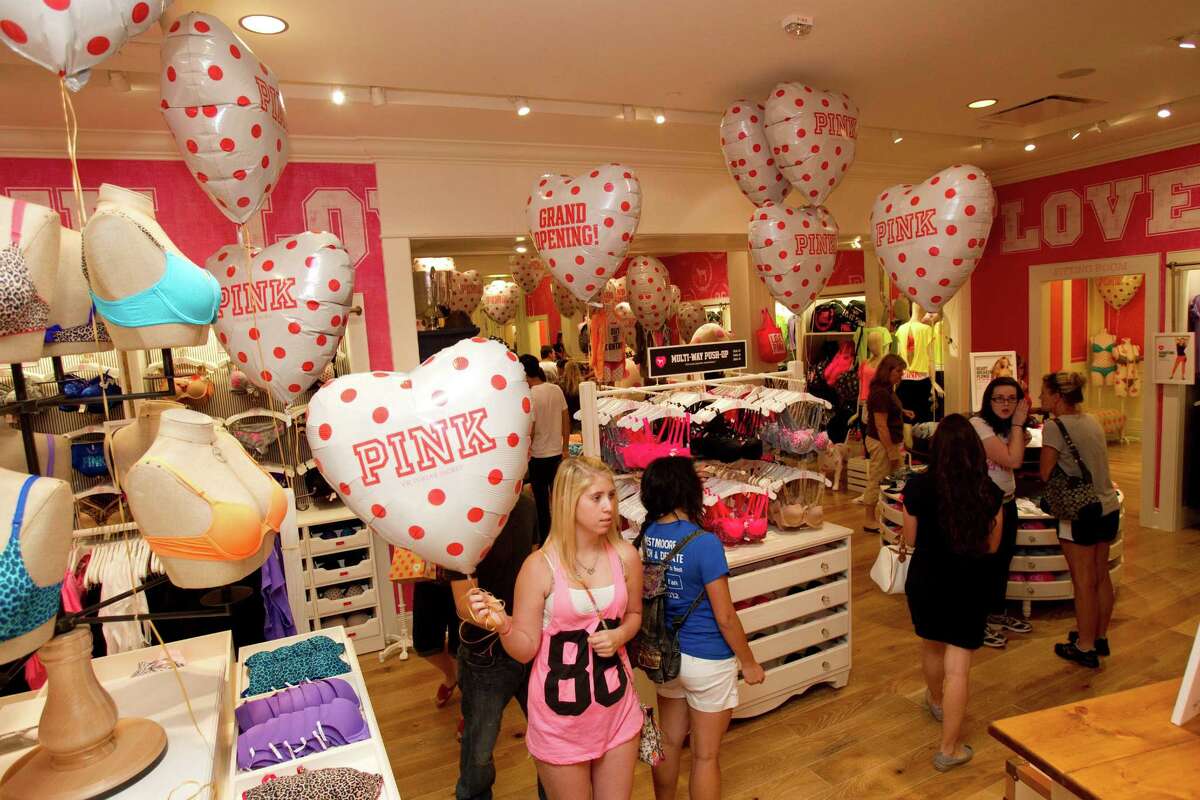 Victoria's Secret model helps unveil Texas' first PINK store
