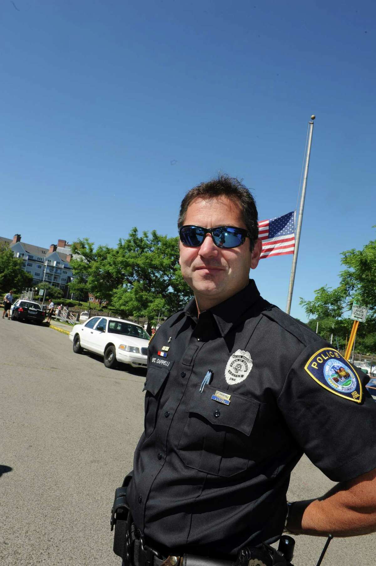 Divers lauded for Stamford Harbor rescue