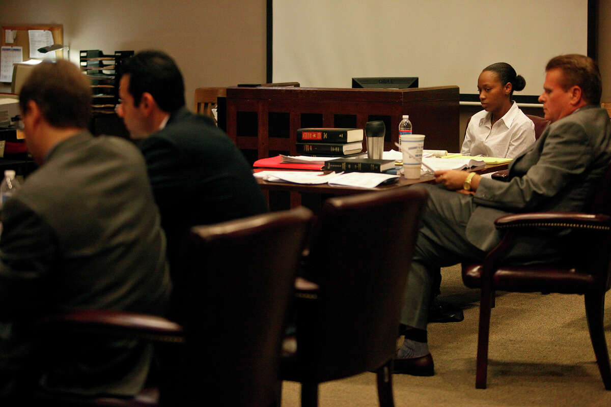 Teen mom gets 9 years for killing boyfriend