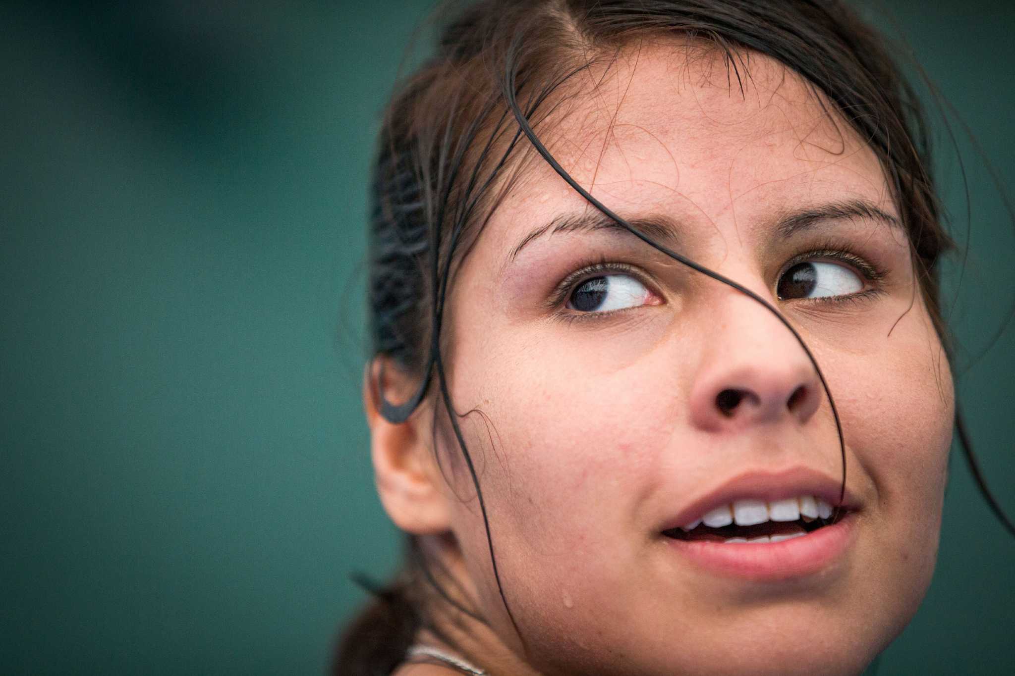 Esparza draws bye, one win from medal