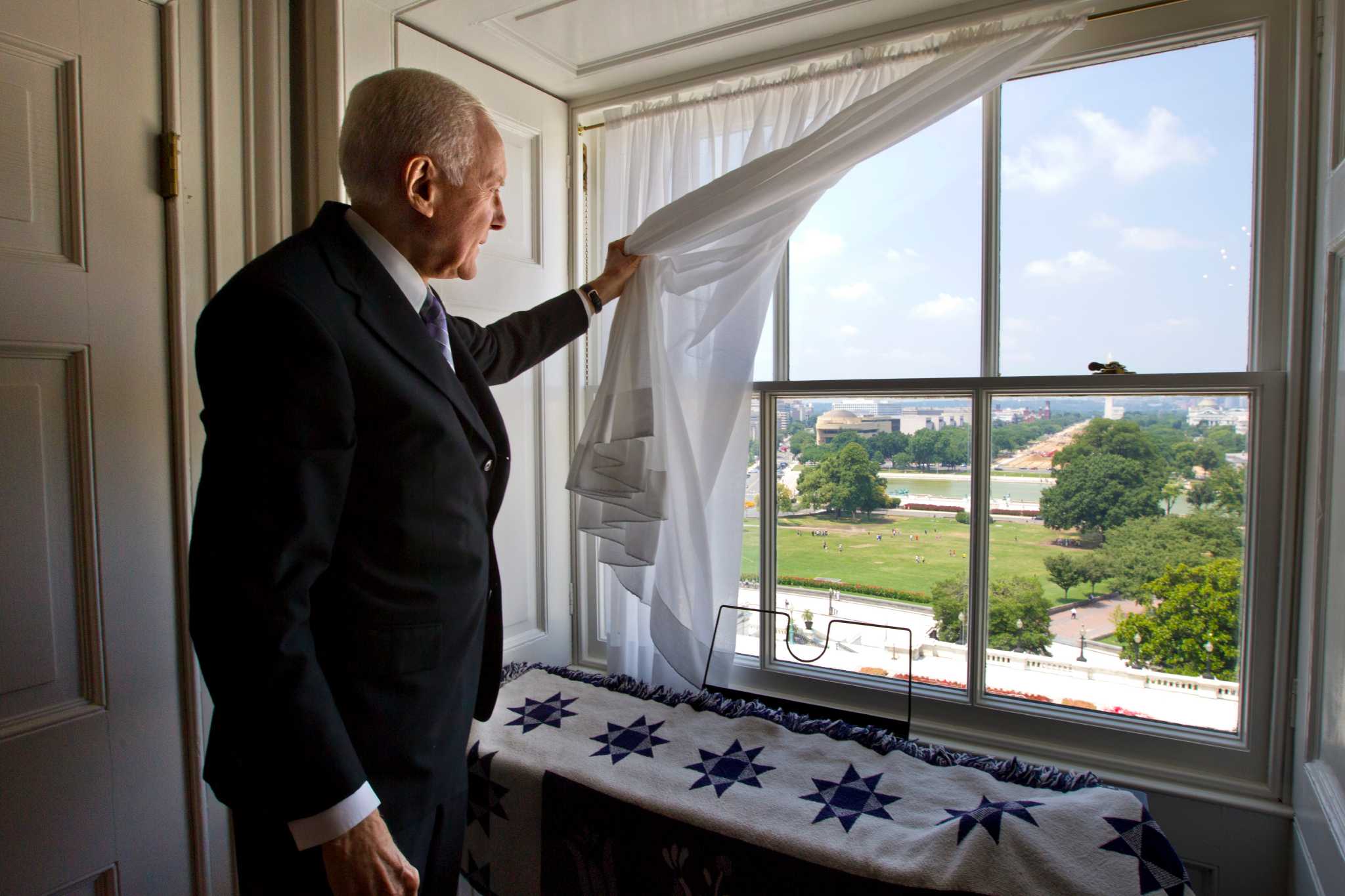 Longtime GOP leader Hatch knows art of compromise