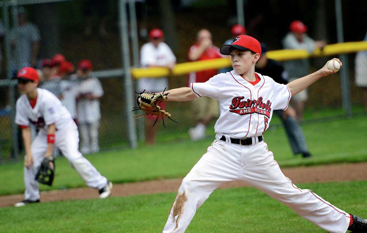 Fairfield American off to good start in state championship series