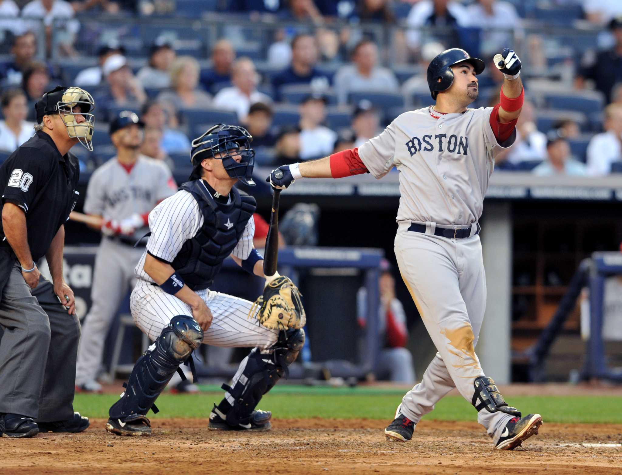 Yanks lose on fly ball foul up