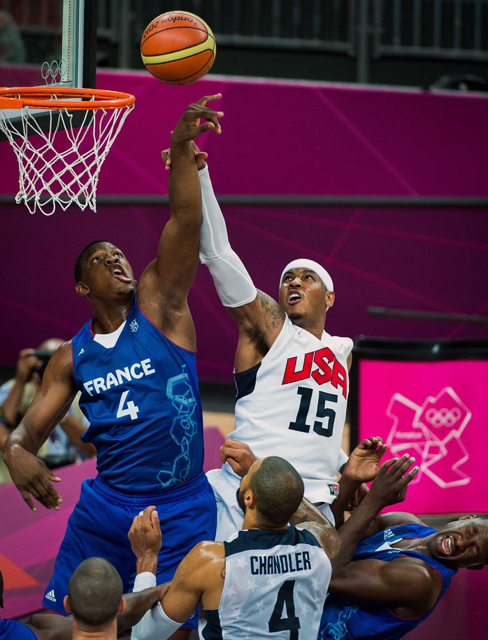 Scott Ostler: USA men's basketball a loose and fun bunch