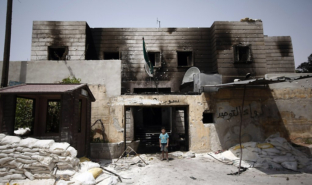 200,000 refugees flee key Syrian city