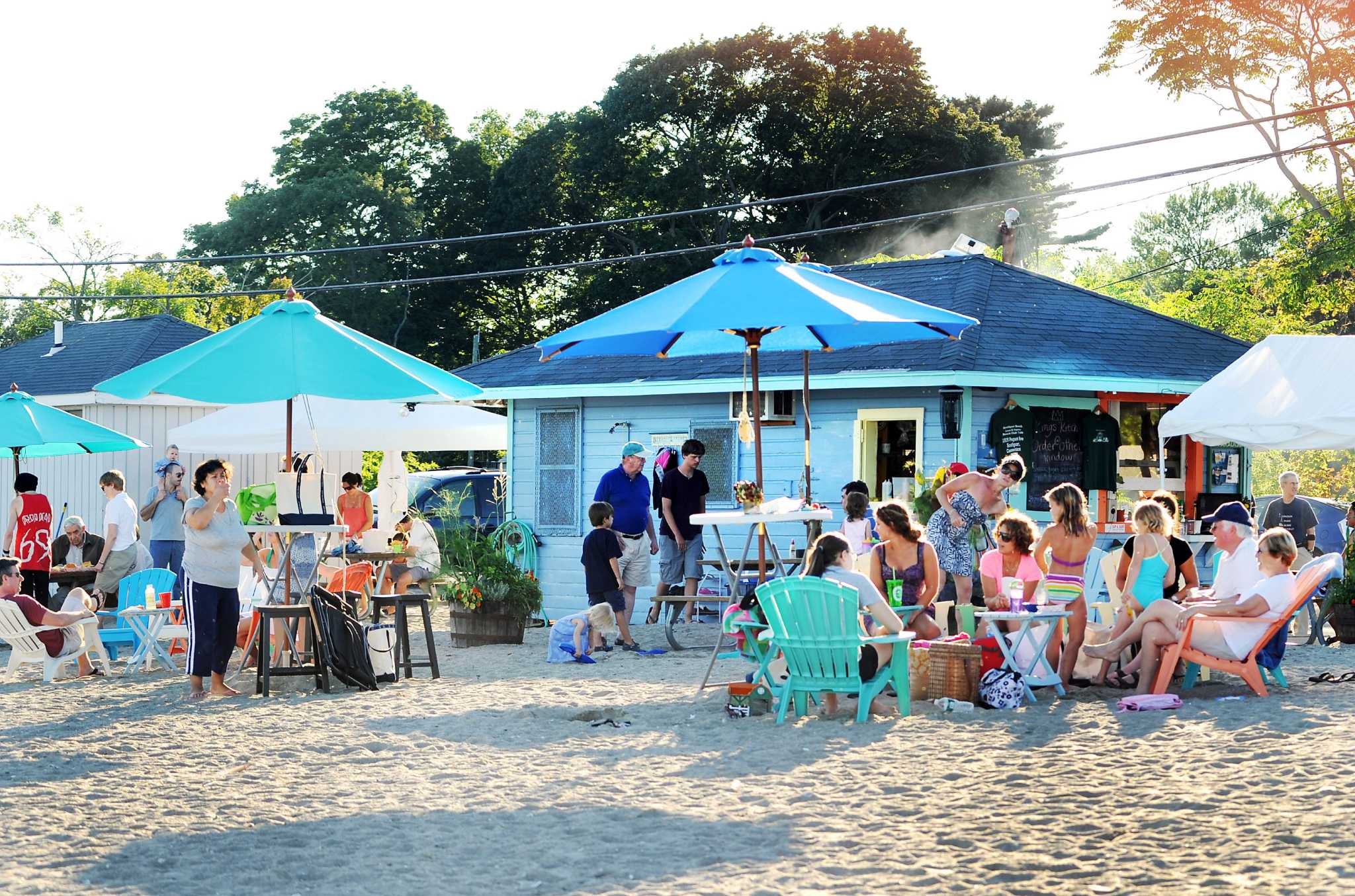 Beach stand sells organic, locally grown food
