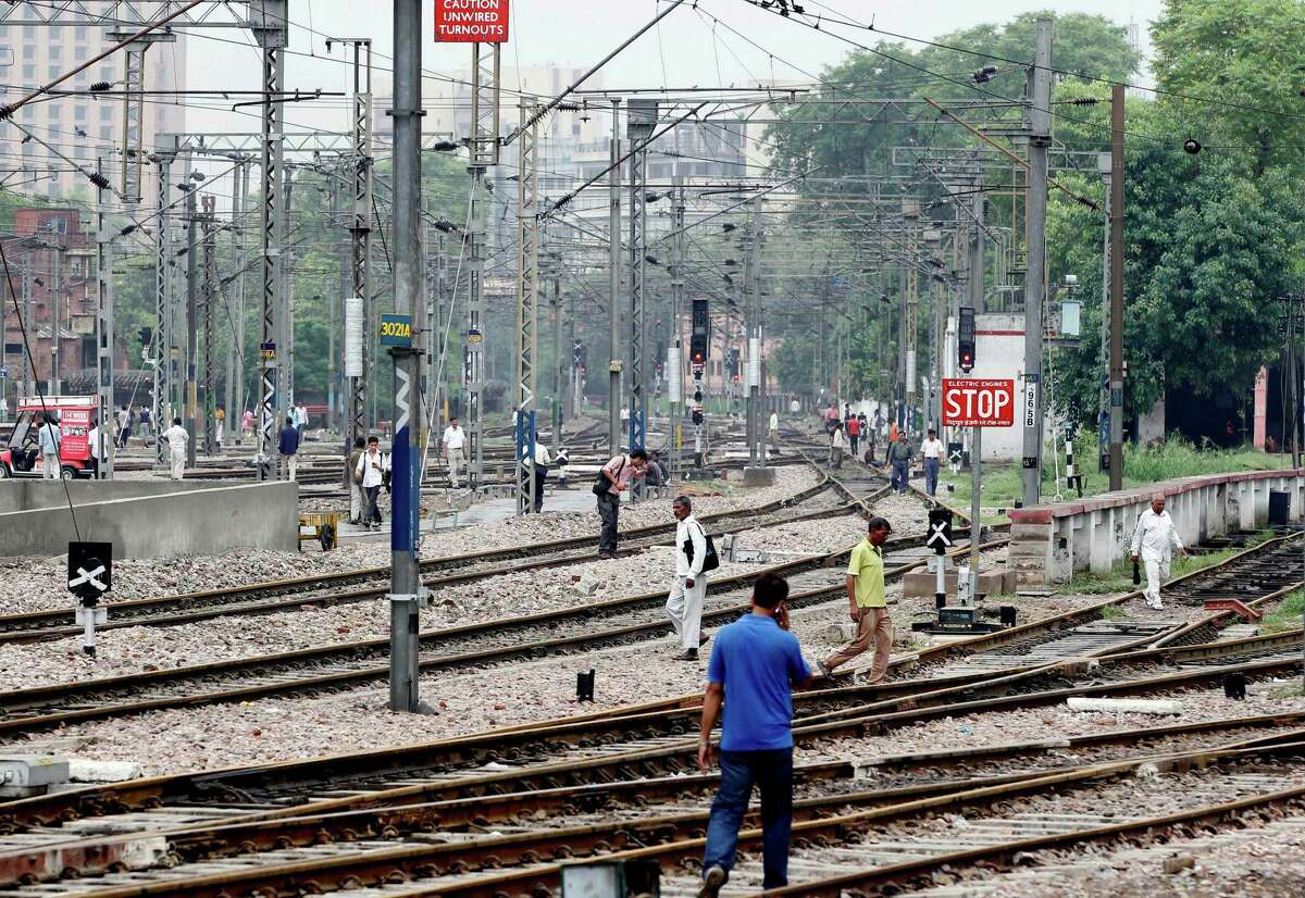 Massive power outages hit India