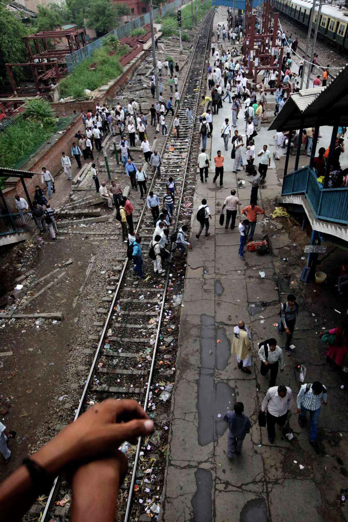 Massive power outages hit India
