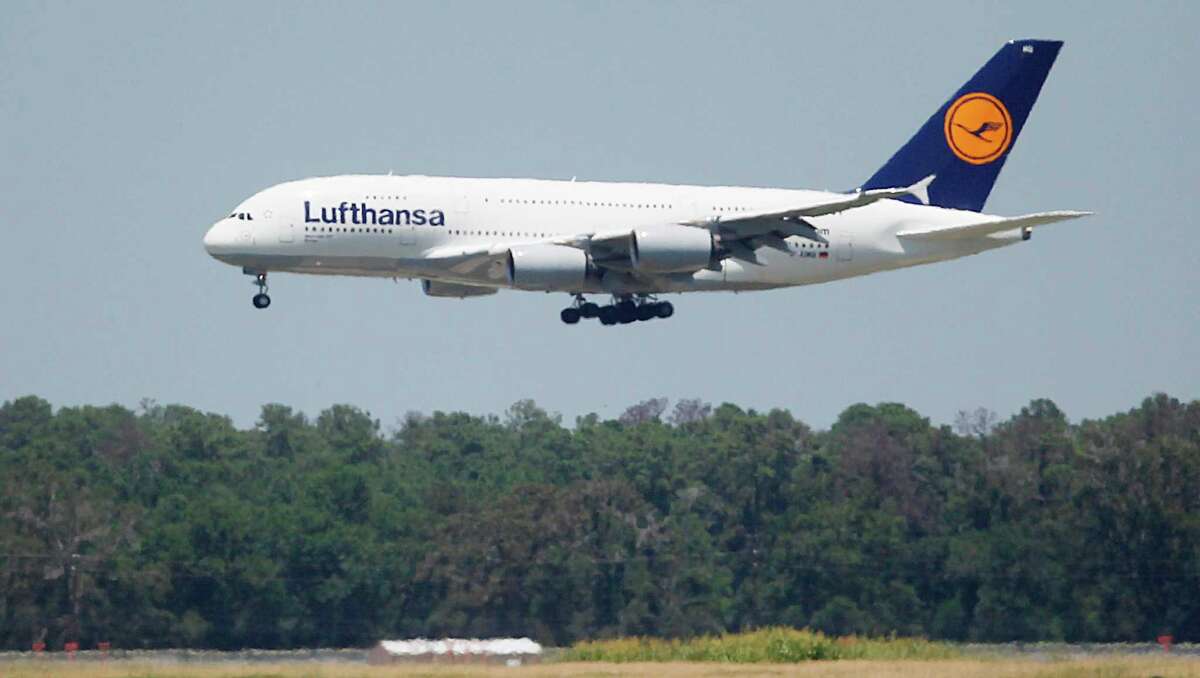 World's largest jetliner makes first landing at Bush Intercontinental