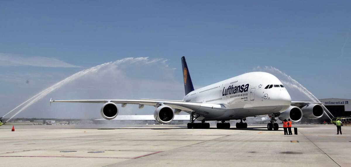 World's largest jetliner makes first landing at Bush Intercontinental