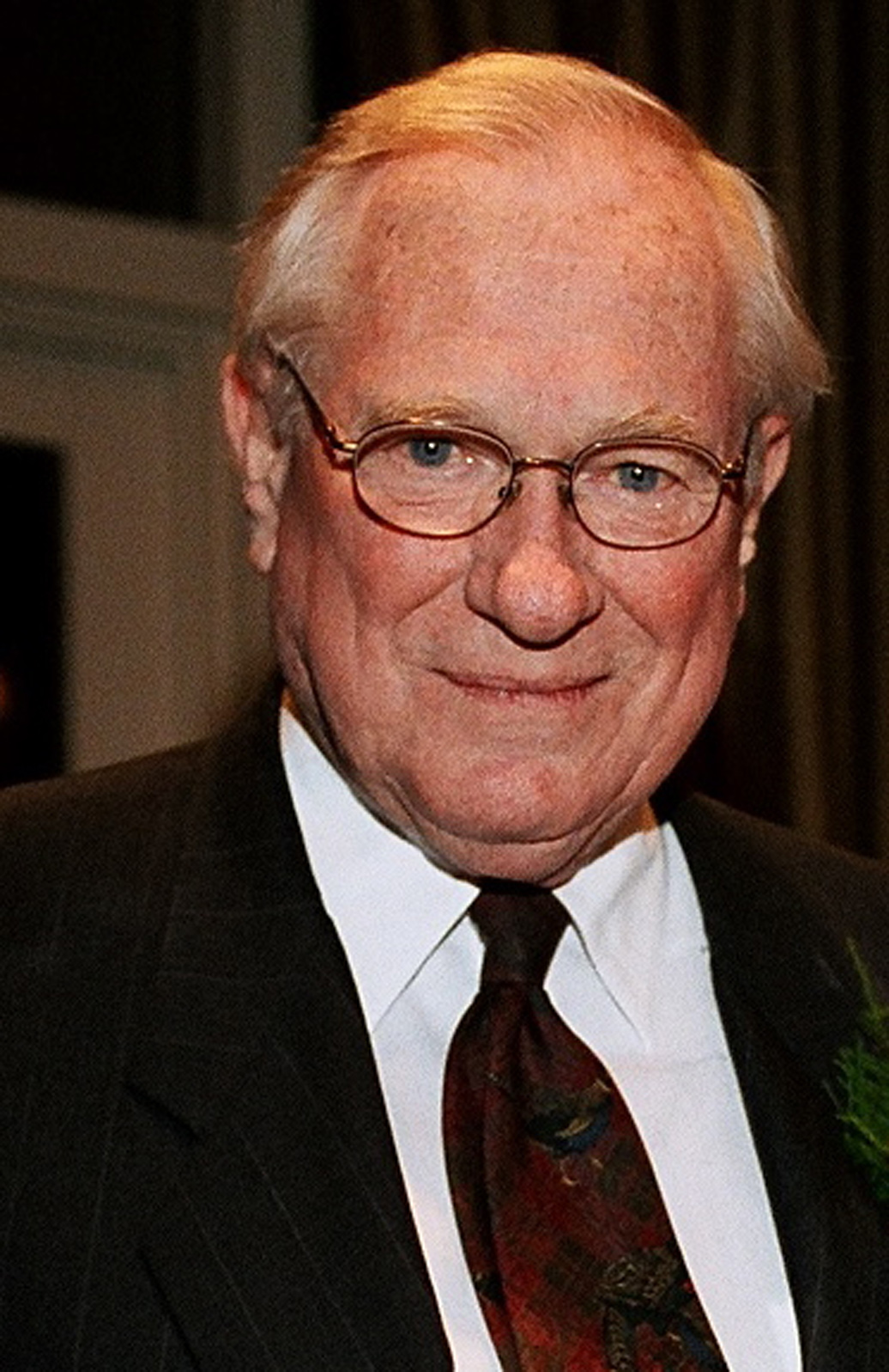 Retired director returns to lead center
