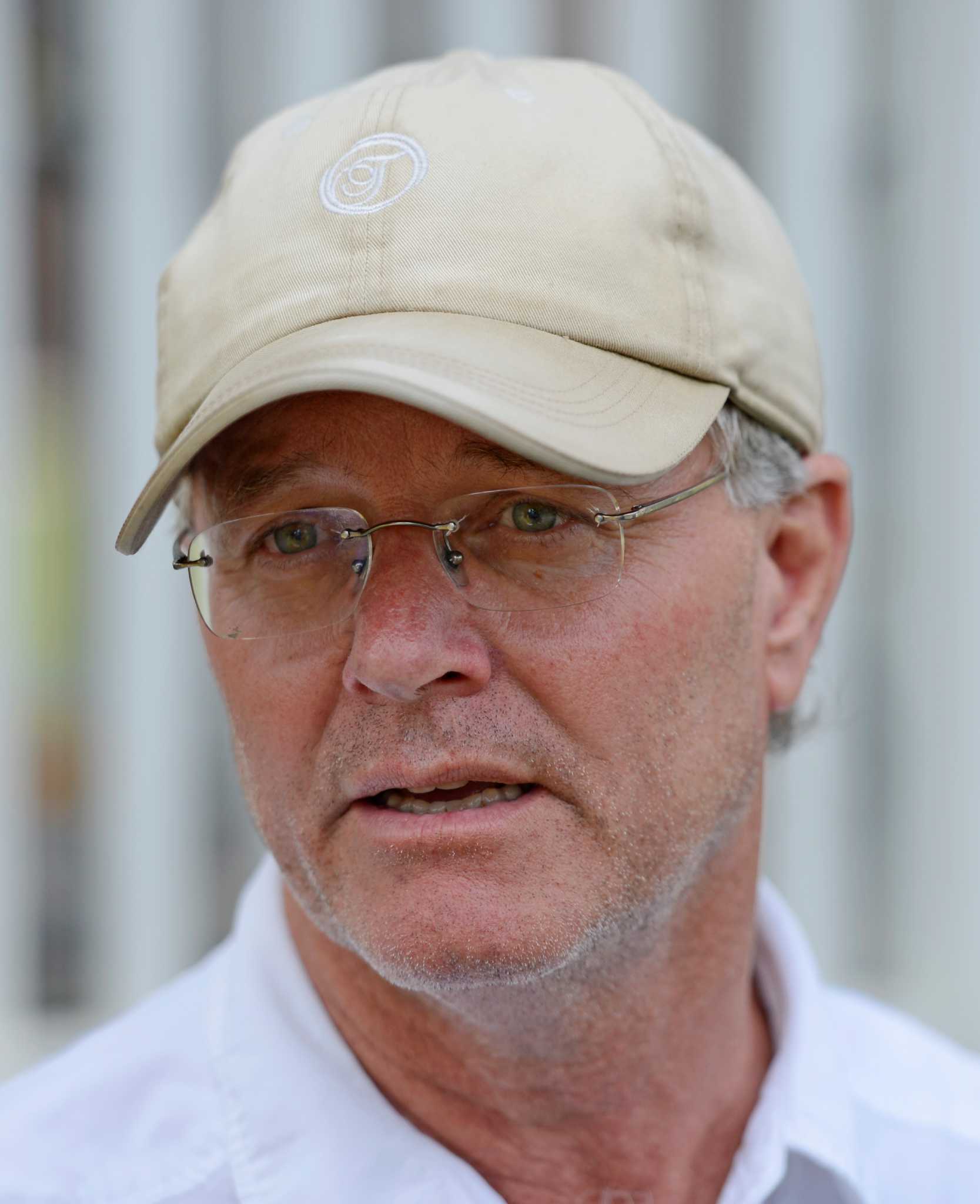 Mott is Flat Out serious