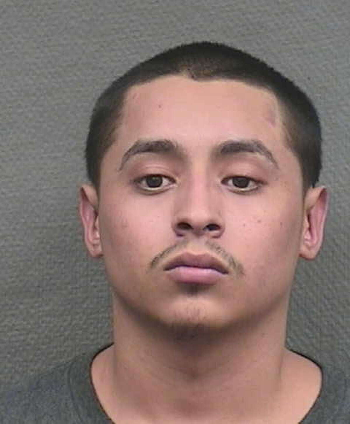 Internet a dragnet for gang fugitives