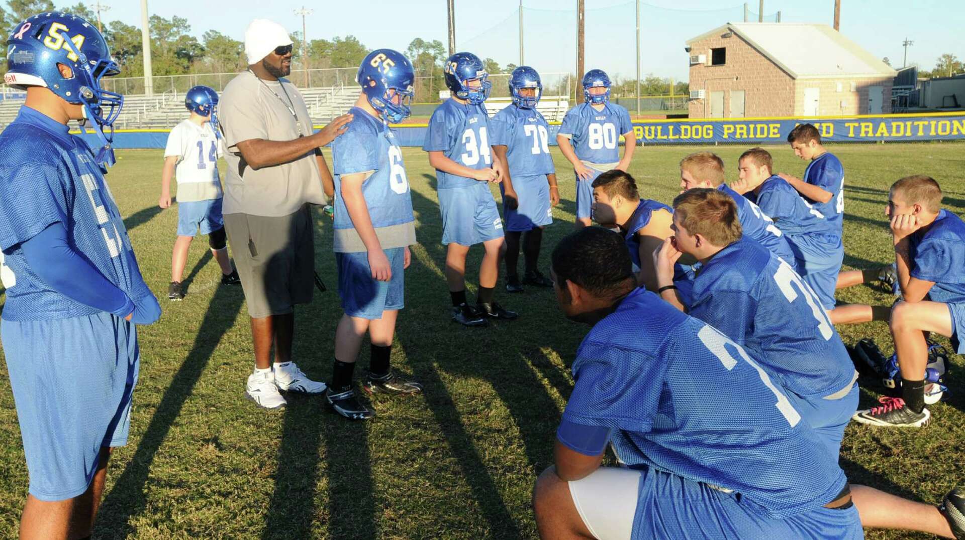 Former NFL lineman Frank Middleton to be new Kountze OC