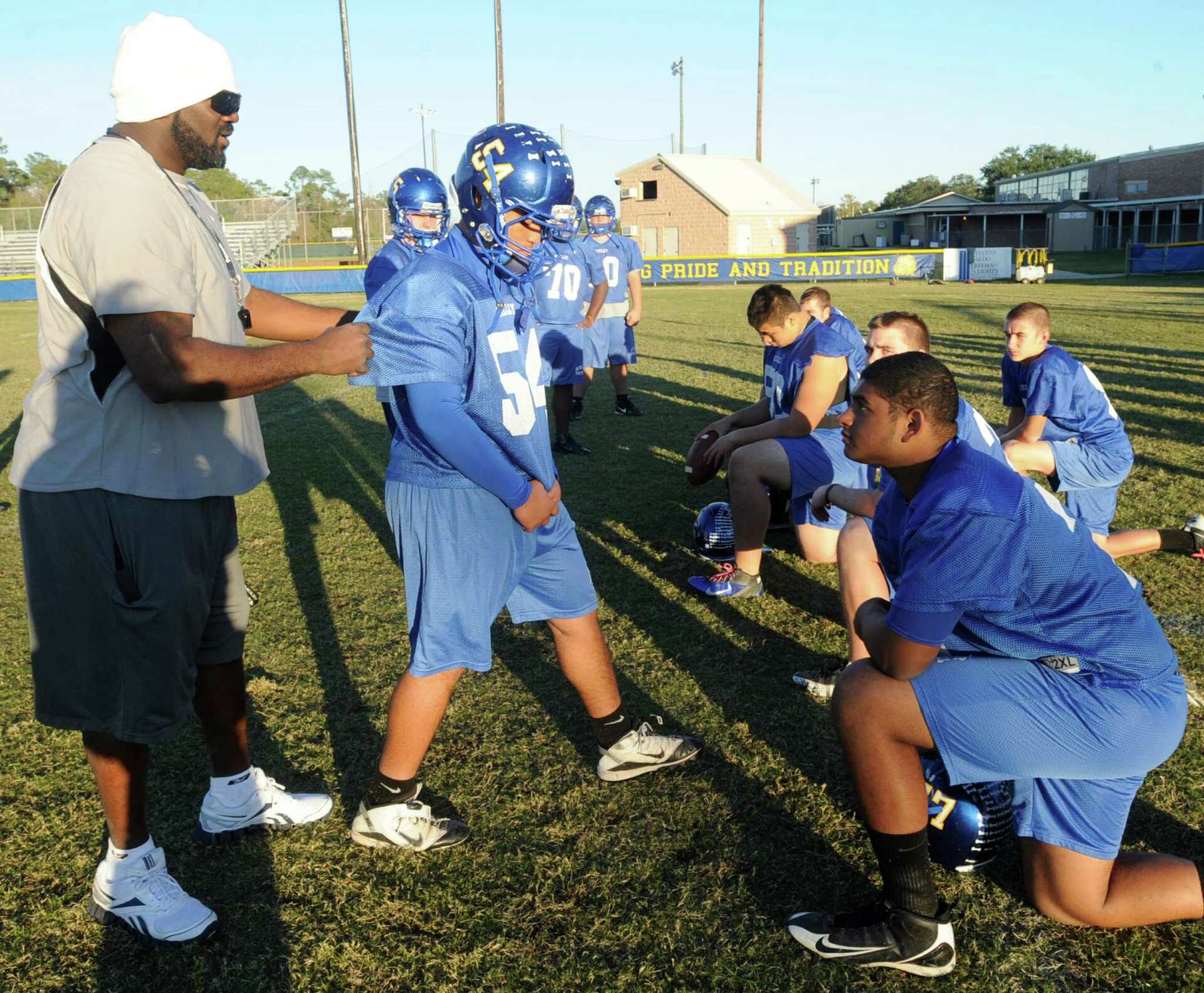 Former NFL lineman Frank Middleton to be new Kountze OC
