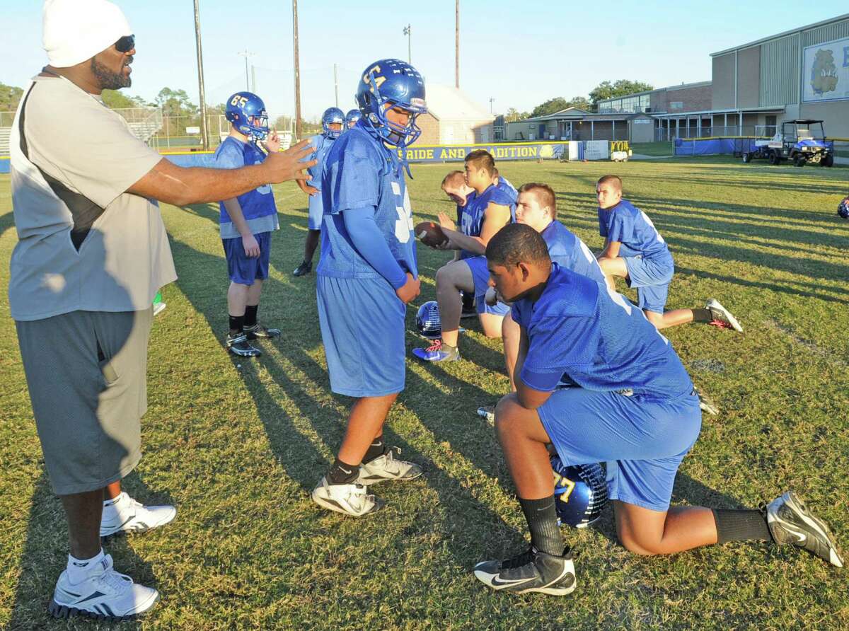 Former NFL lineman Frank Middleton to be new Kountze OC