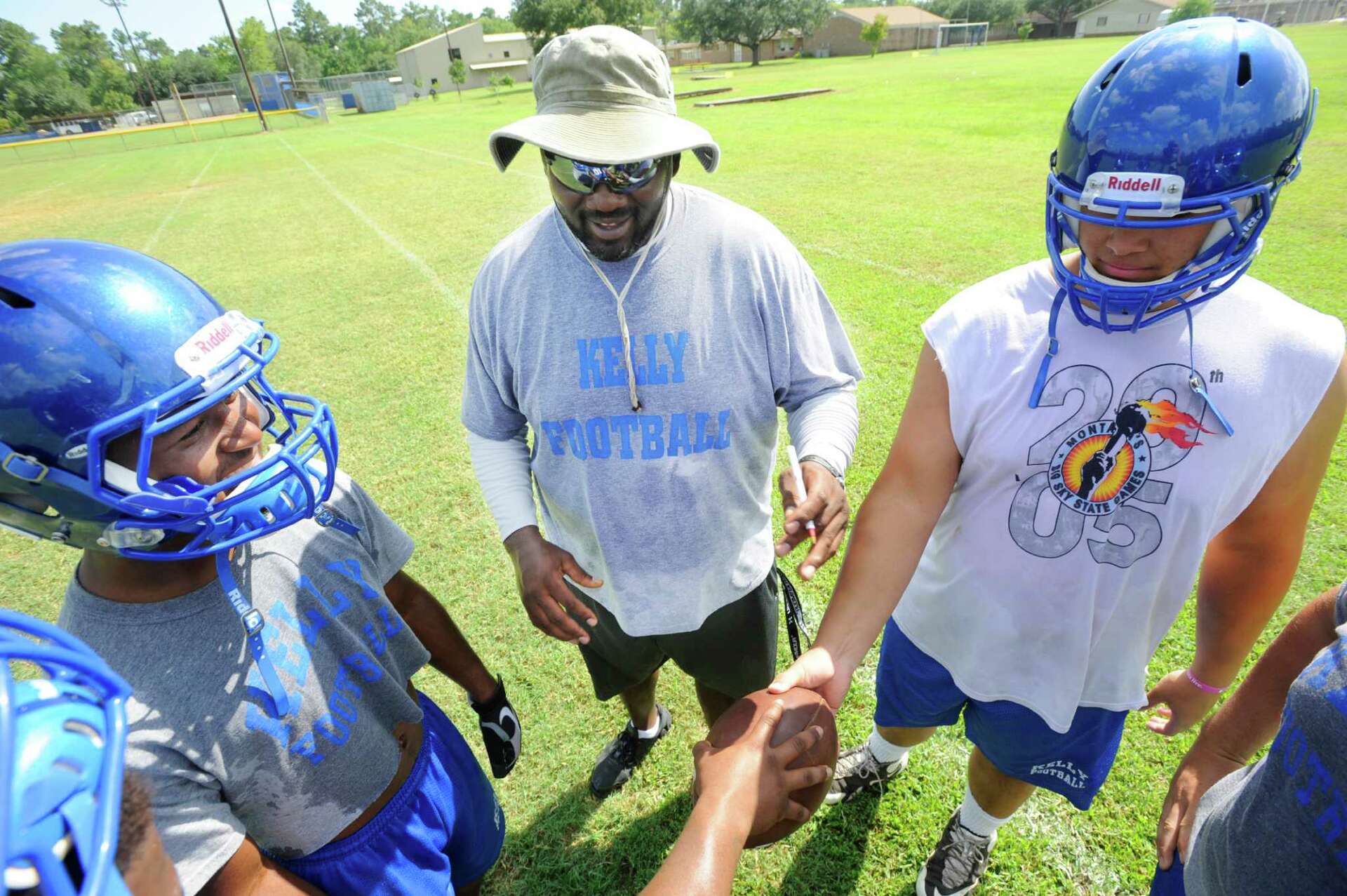 Former NFL lineman Frank Middleton to be new Kountze OC