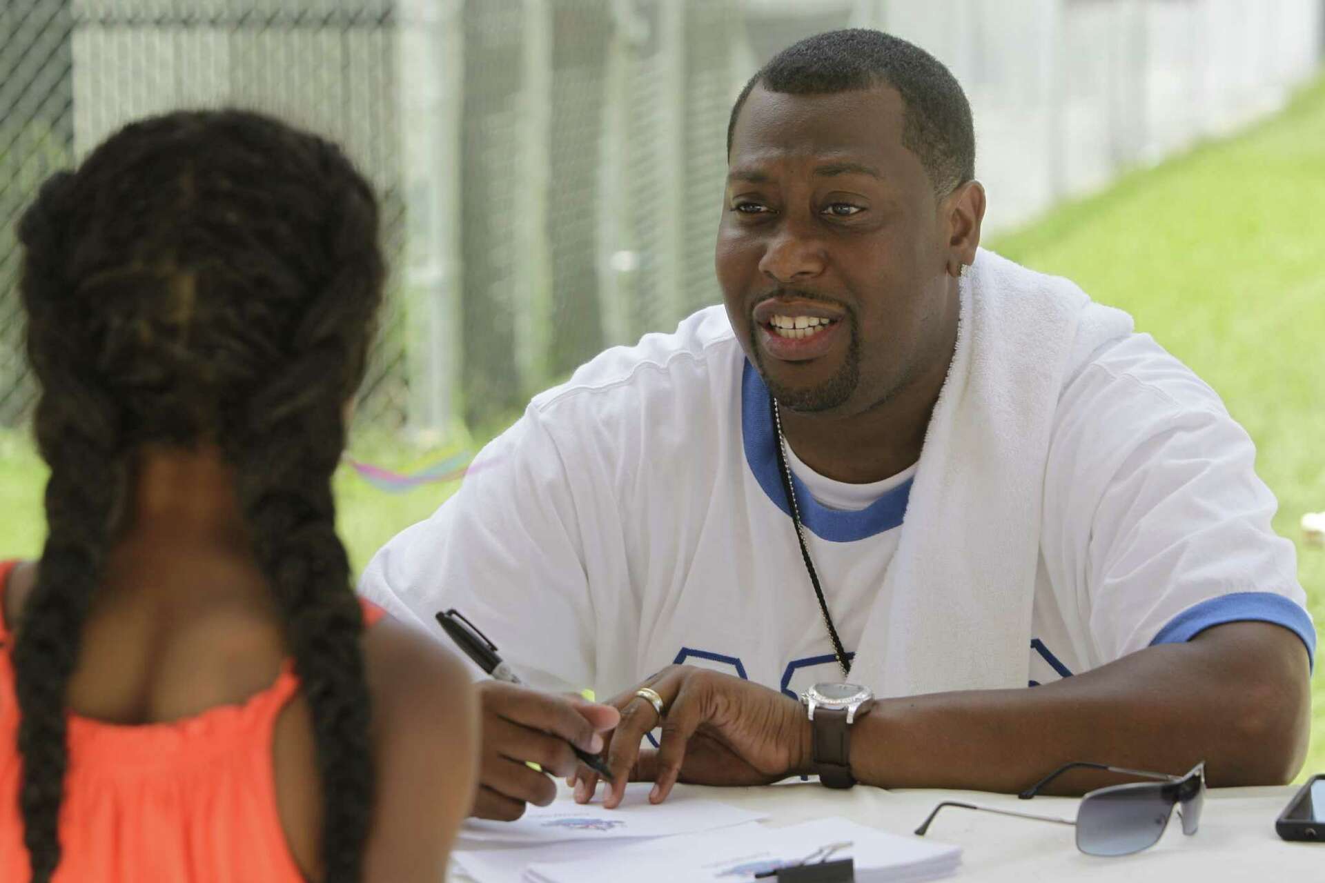 Former Olympian Smith advises young track stars