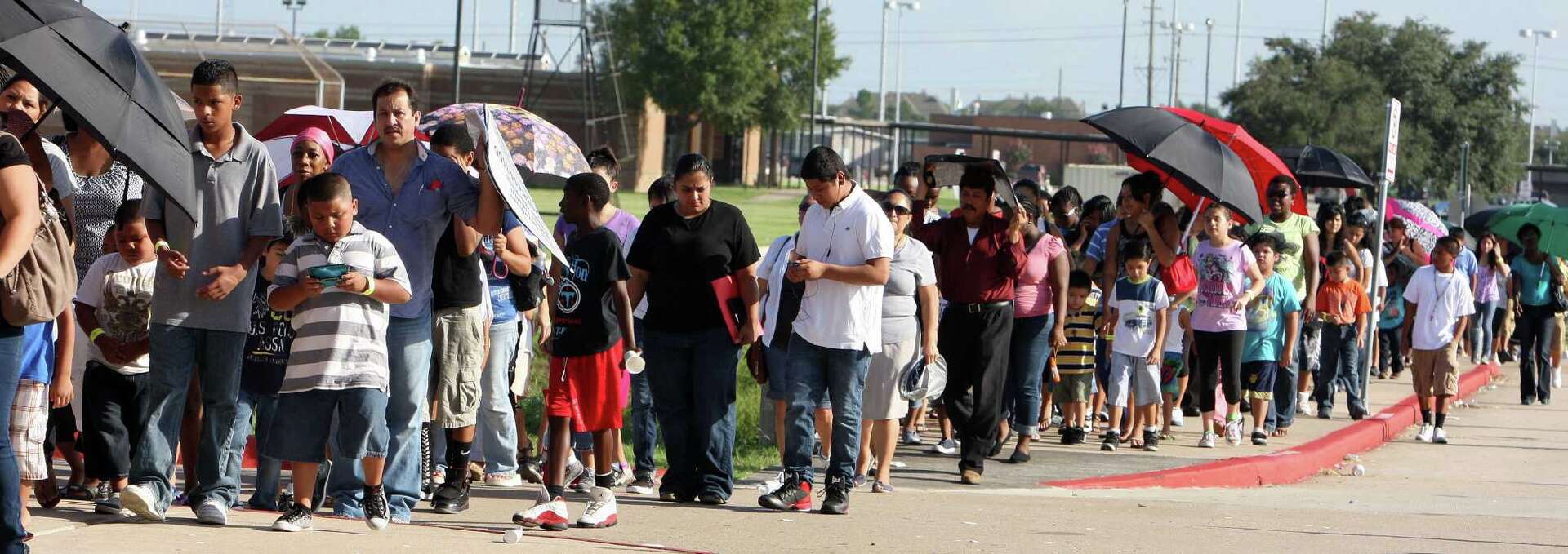 Alief ISD back-to-school fest draws 3,100-plus